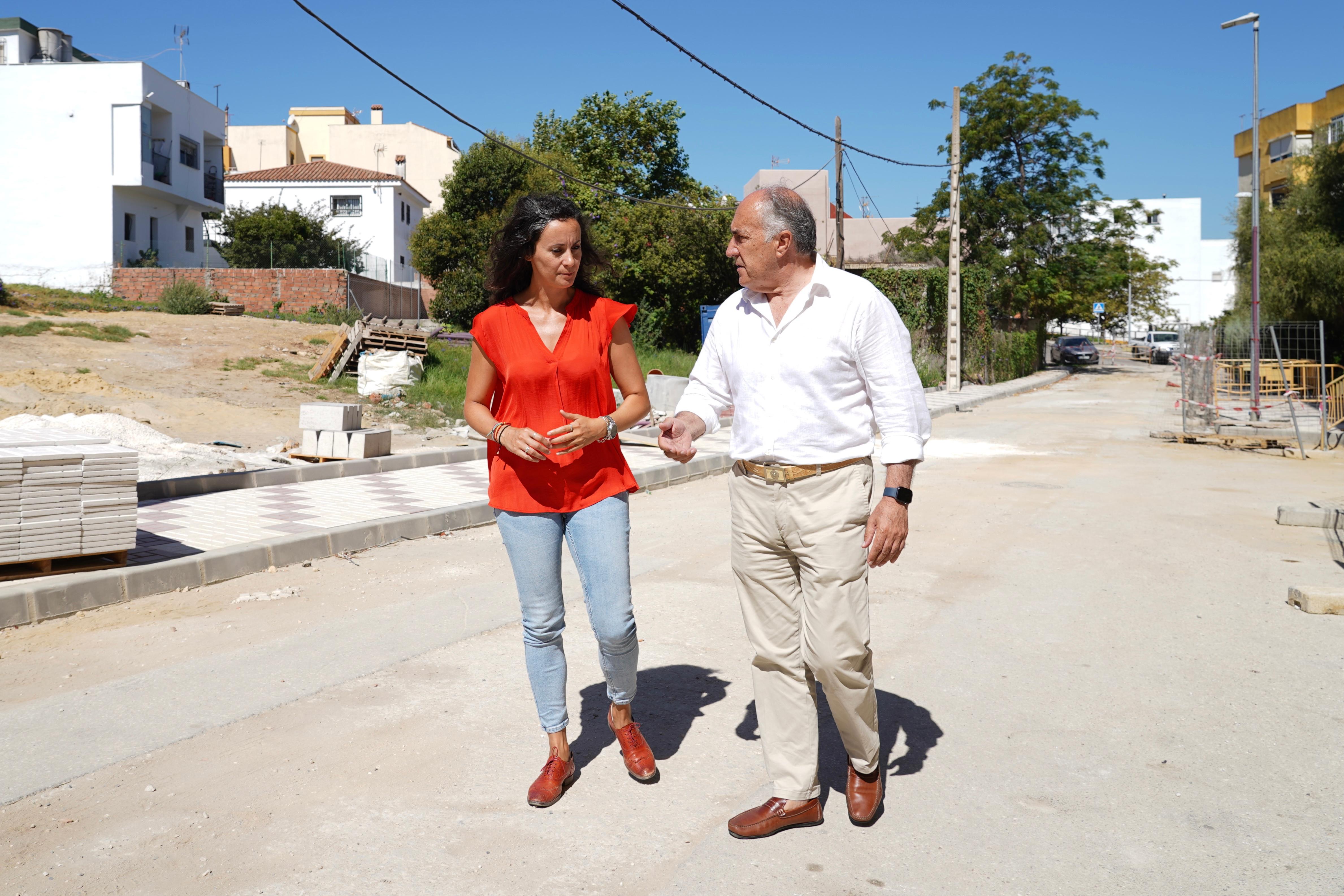 El alcalde anuncia la finalización de las obras de modernización de la calle Benito Daza en La ...
