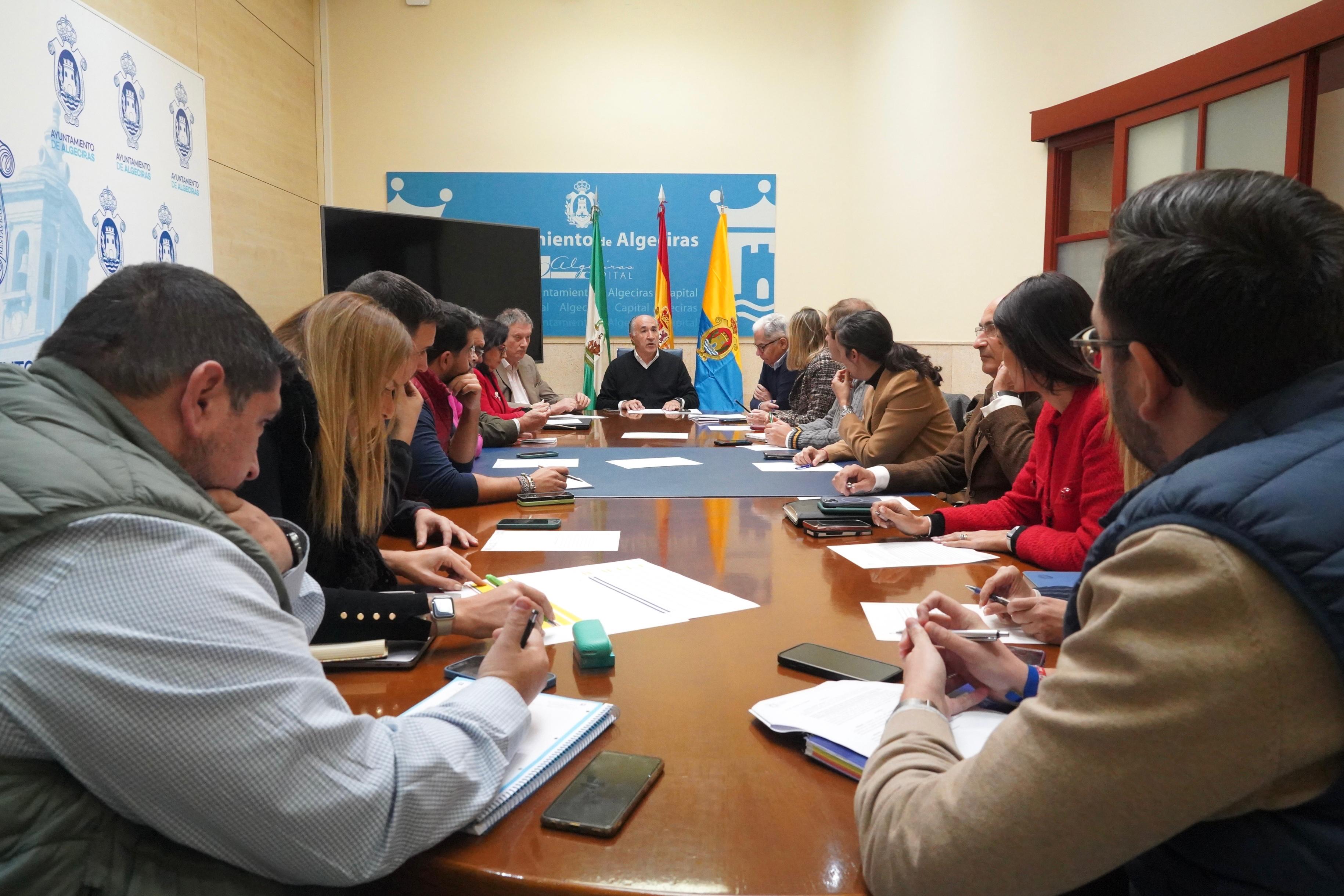 La Junta de Gobierno Local aprueba la planificación del curso de la escuela “Sánchez-Verdú”