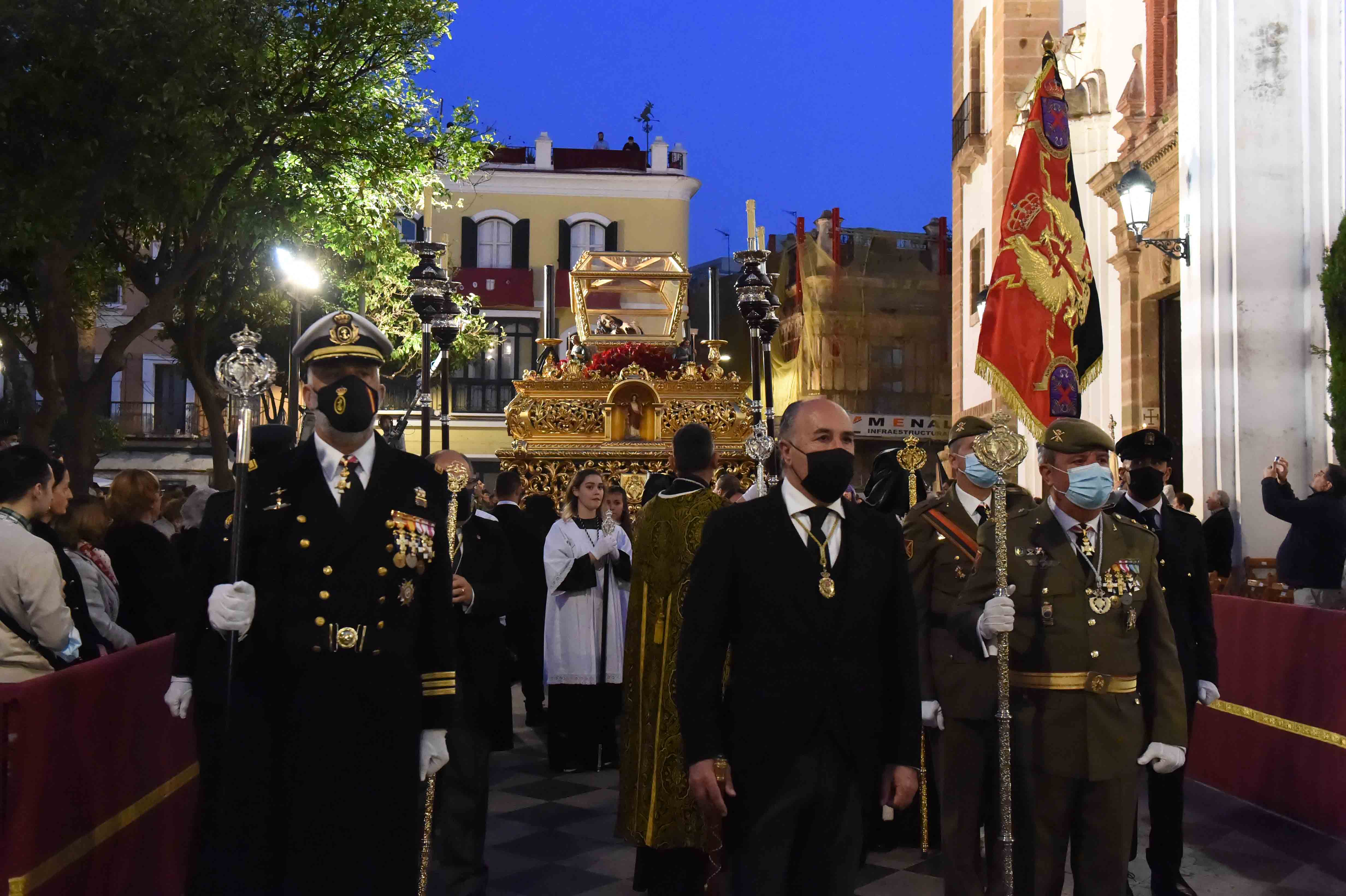 Landaluce acompaña al Santo Entierro y Misericordia en un Viernes Santo ...