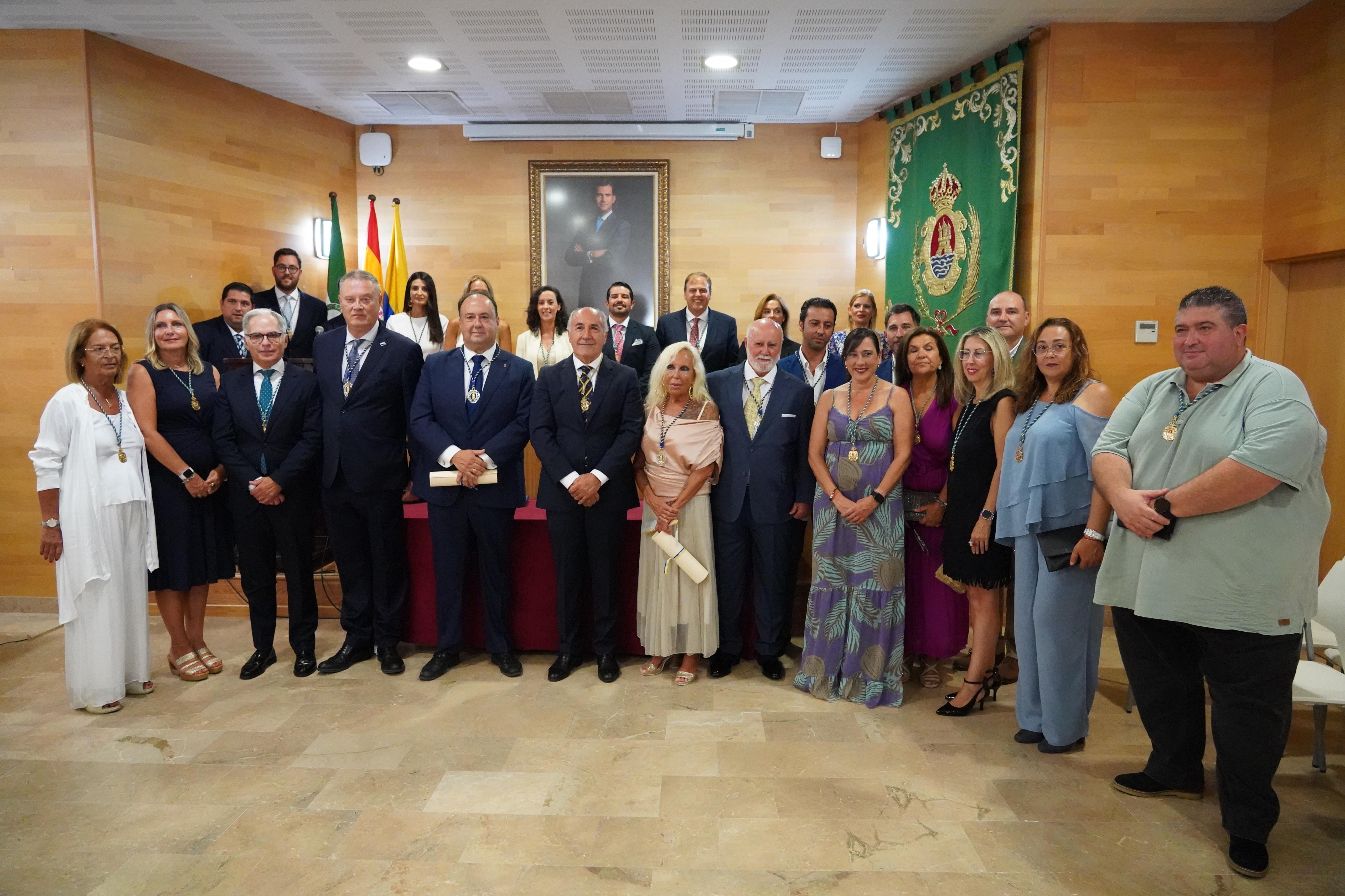 El alcalde entrega las Medallas de la Palma a los trabajadores del ...